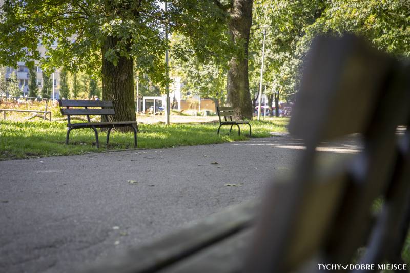 Nowe ławki w Tychach - Tychy - dobre miejsce